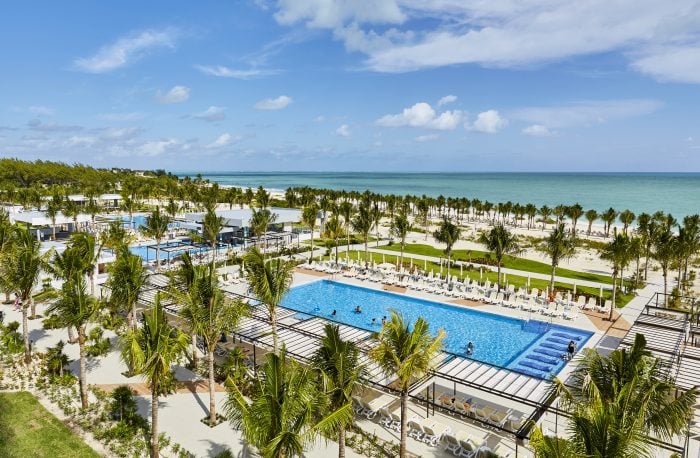 It's finally here! The Hotel Riu Dunamar, in Costa Mujeres, has opened ...
