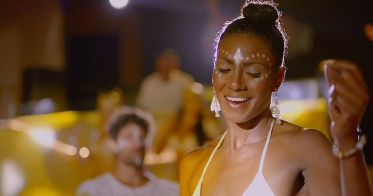 Animateurin-White-Party-Riu - RIU.com | Blog