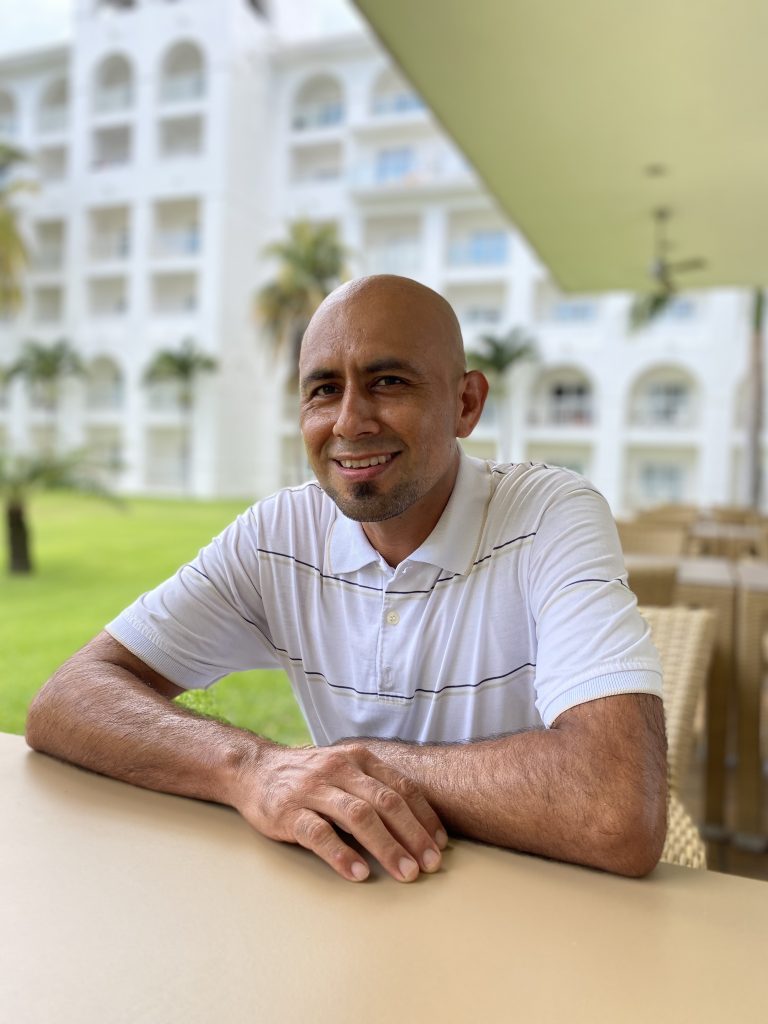 RIU te presenta a 25 de sus colaboradores en México | Blog RIU.com