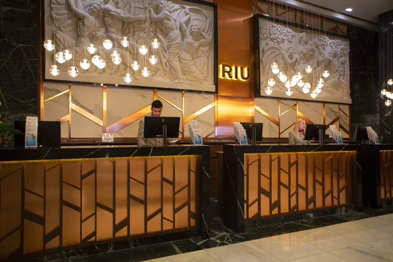Discover how a RIU reception works | RIU.com Blog