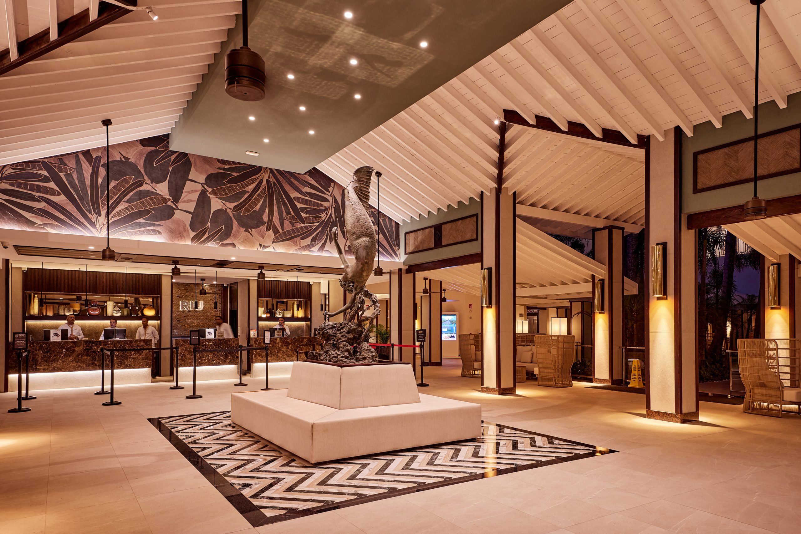 Lobby Bar_Reception - RIU.com | Blog